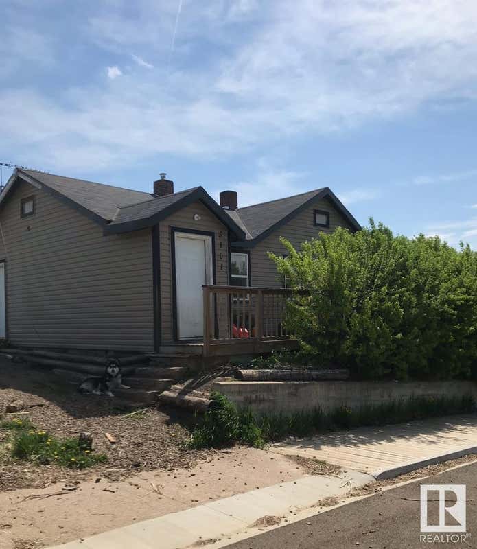 5101 49 AV, Myrnam, AB T0B 3K0 House For Sale | RE/MAX | E4425076