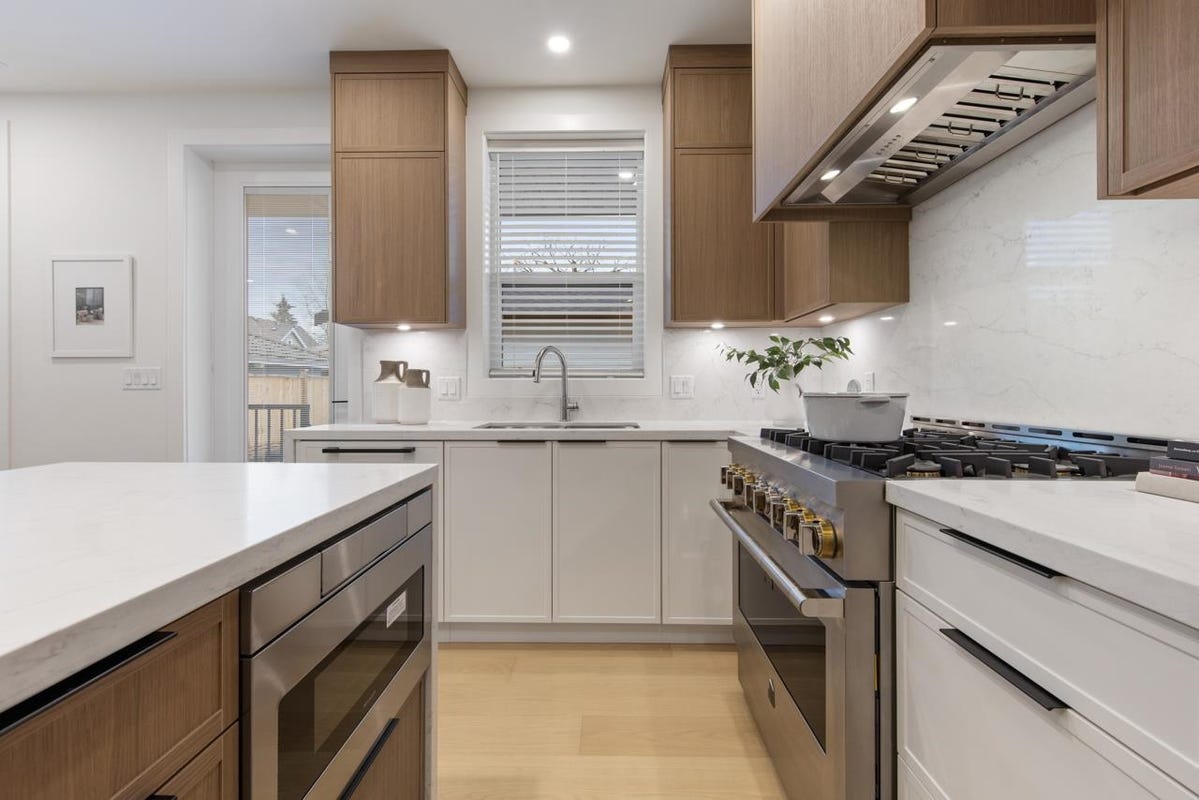 2207 7th Avenue, Vancouver BC V5N 1S8, Vancouver, BC V5N 1S8 Duplex For ...