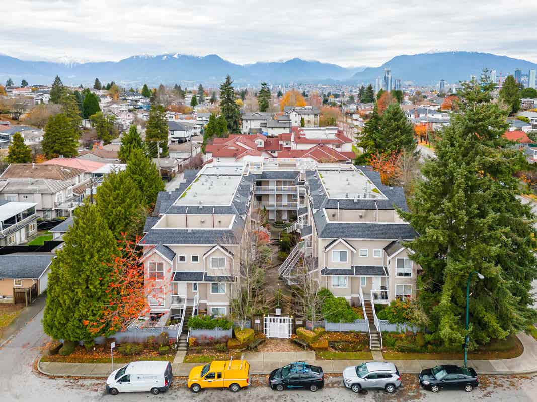 303 3683 WELLINGTON AVENUE, Vancouver BC V5R 4Z5, Vancouver, BC V5R 4Z5 À vendre | RE/MAX | R2990633