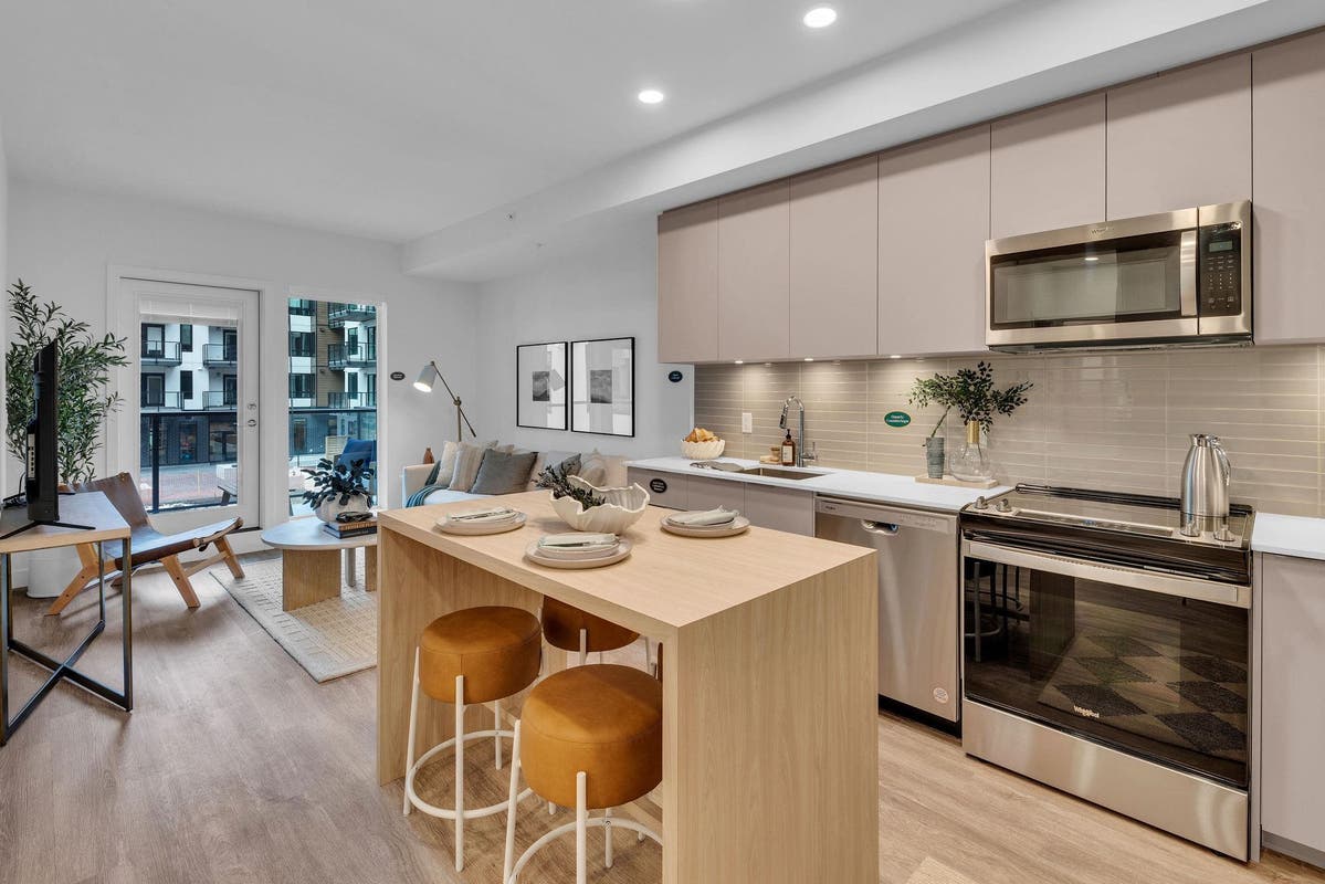 B222 2515 HACKETT CRESCENT, No City Value BC V8M 2B8, No City Value, BC ...