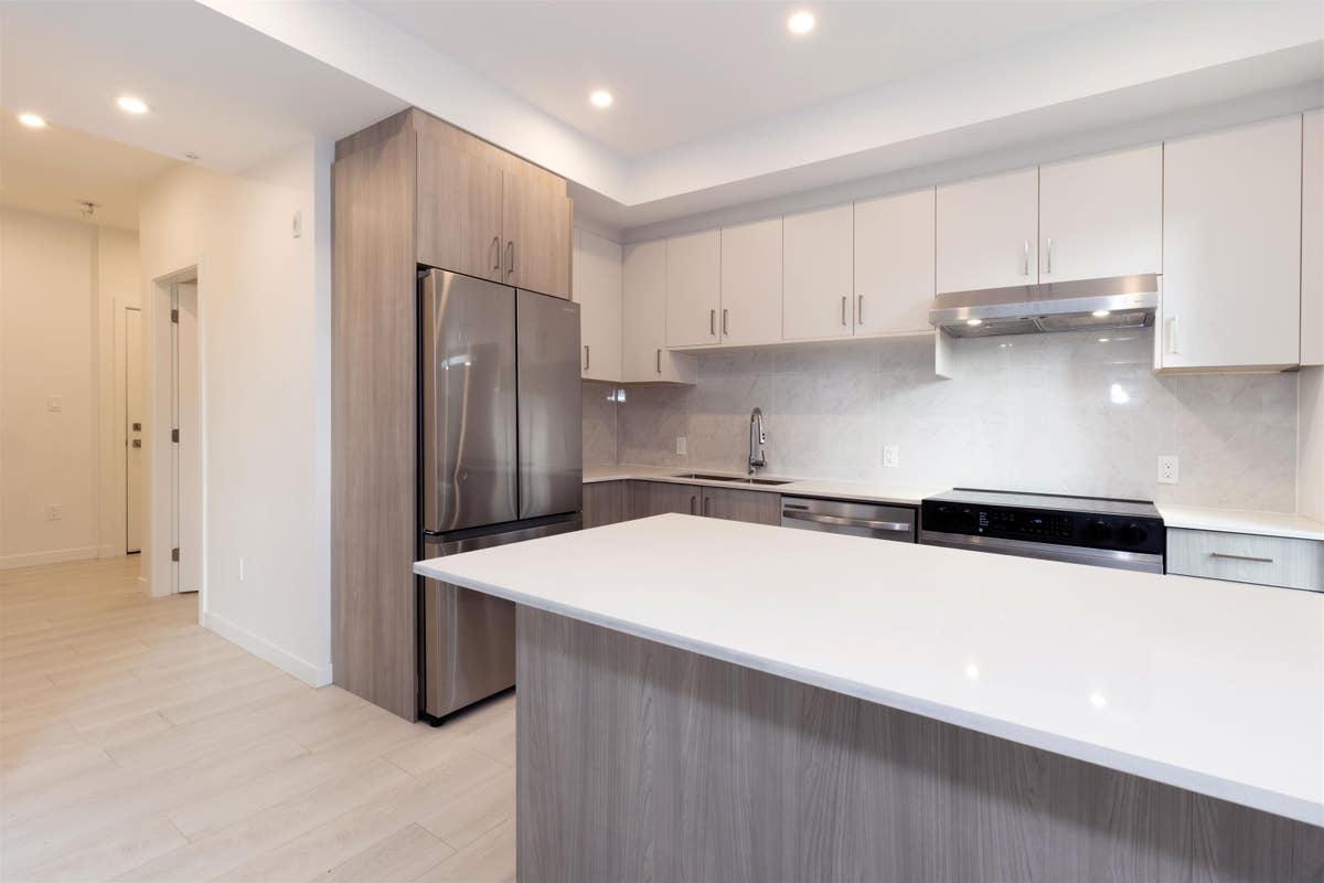 201 13838 108 AVENUE, Surrey BC V3T 0T8, Surrey, BC V3T 0T8 À vendre ...