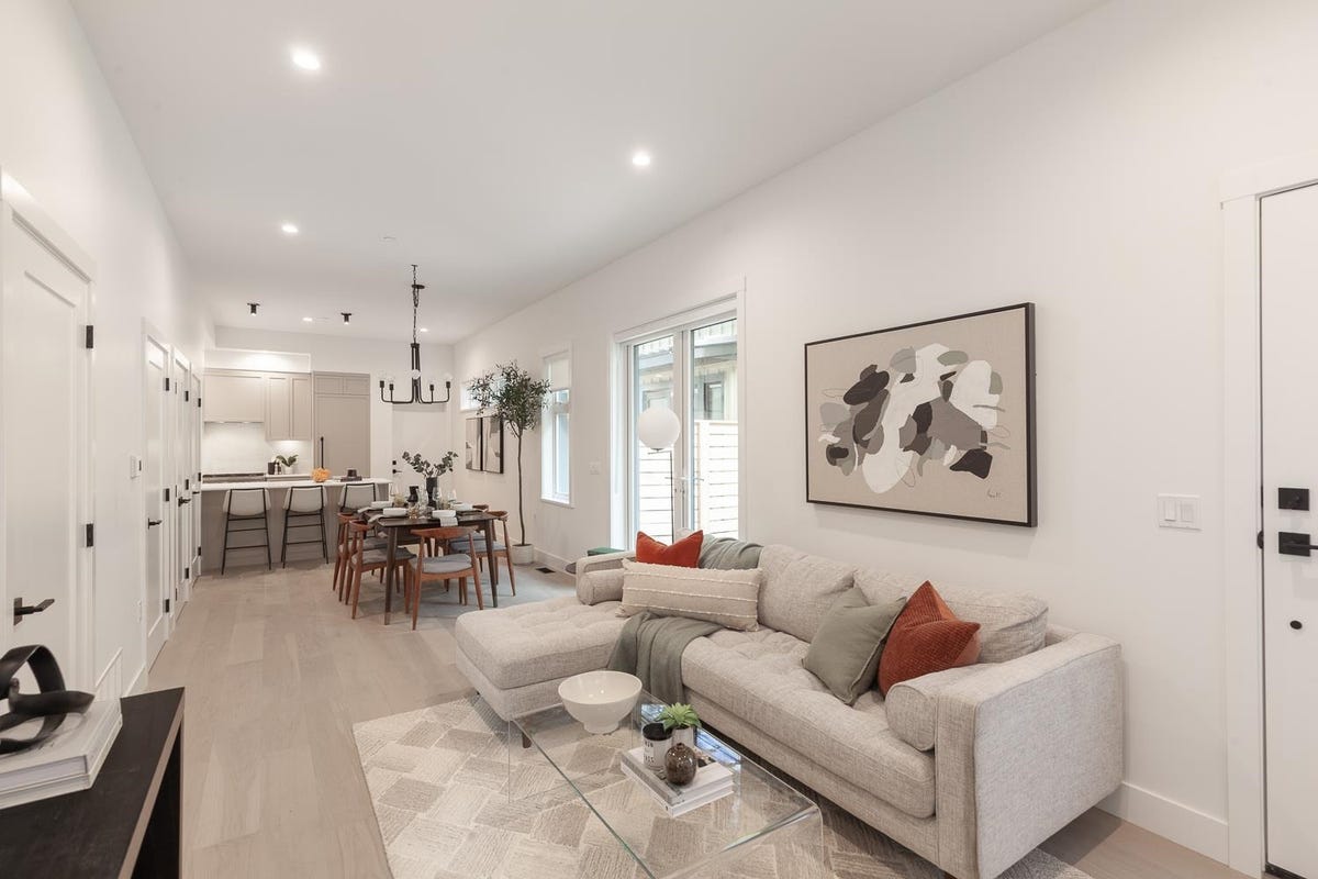 1071 SEMLIN DRIVE, Vancouver BC V5L 2N6, Vancouver, BC V5L 2N6 ...