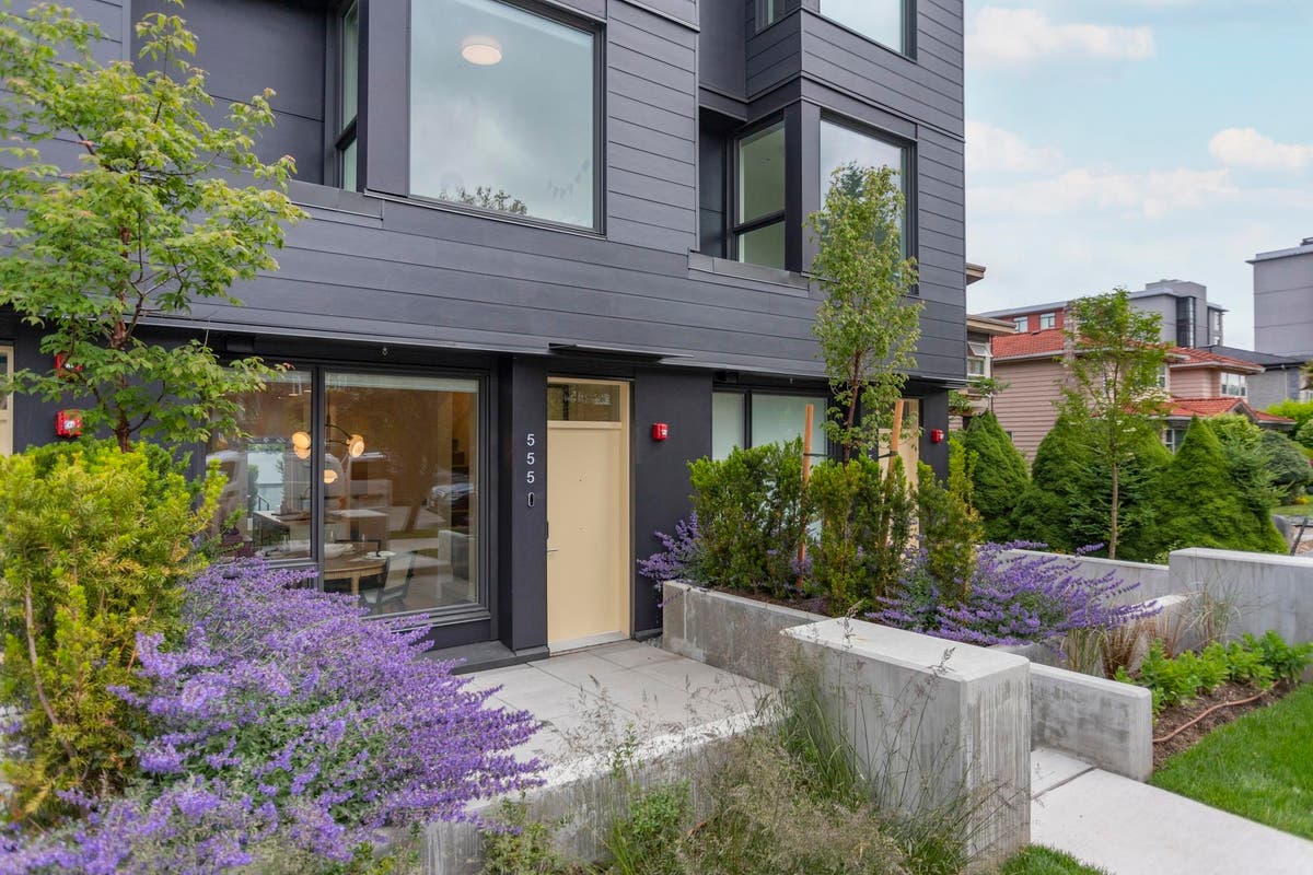 557 W 26TH AVENUE, Vancouver BC V5Z 2E4, Vancouver, BC V5Z 2E4 Townhouse For Sale | RE/MAX ...