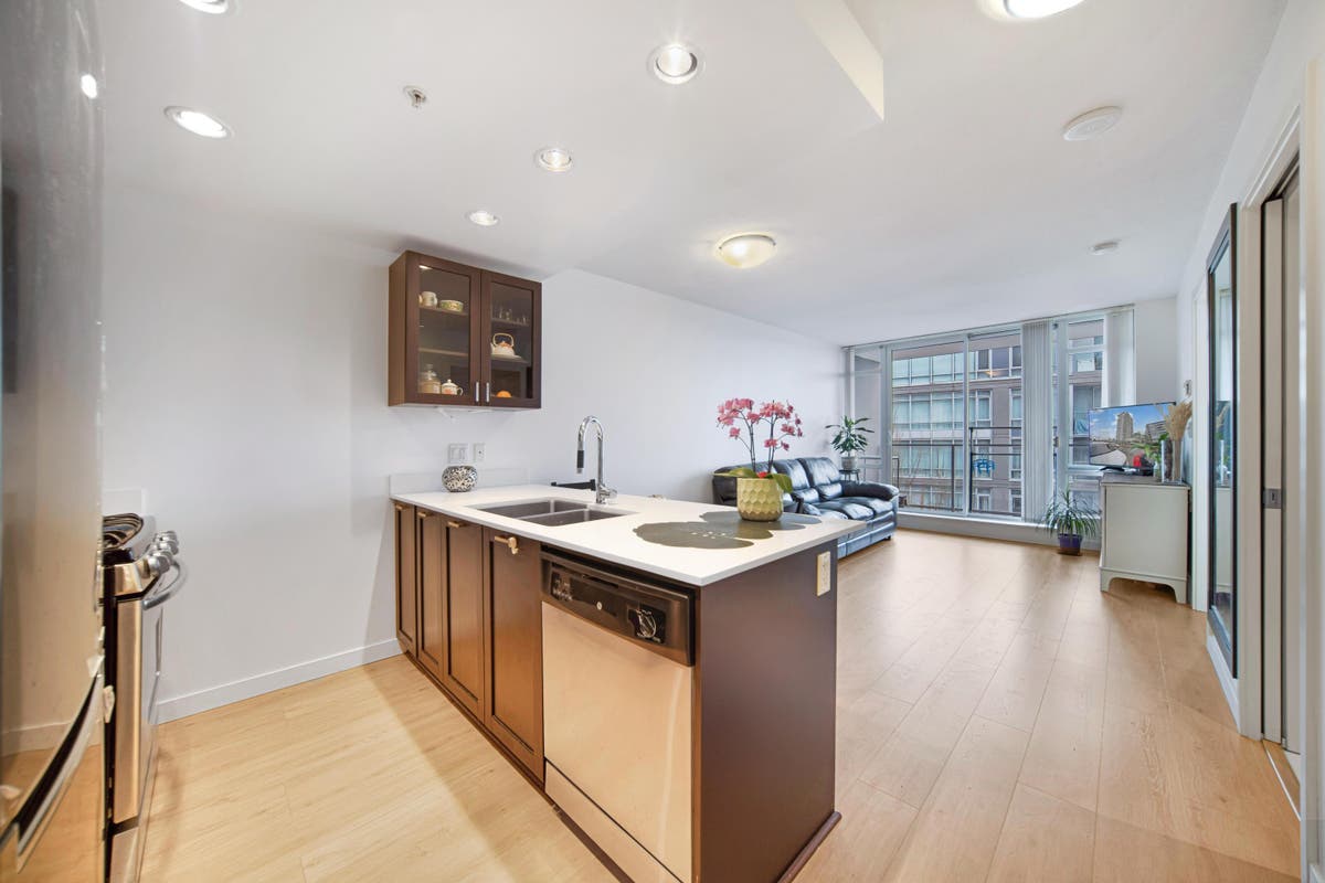 608 4815 ELDORADO MEWS, Vancouver BC V5R 0B2, Vancouver, BC V5R 0B2 ...