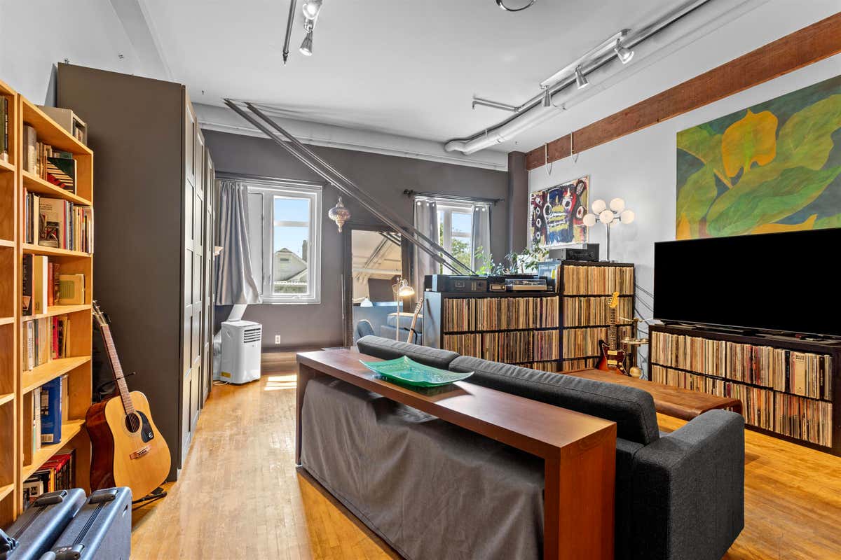 121 2556 E HASTINGS STREET, Vancouver BC V5K 1Z3, Vancouver, BC V5K 1Z3 ...