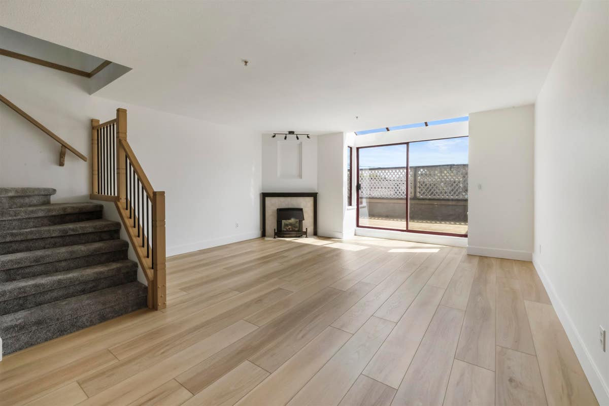 209 22356 MCINTOSH AVENUE, Maple Ridge BC V2X 3C1, Maple Ridge, BC V2X ...