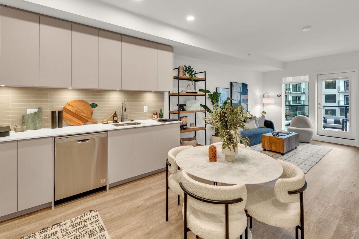 B221 2515 HACKETT CRESCENT, No City Value BC V8M 2B8, No City Value, BC ...