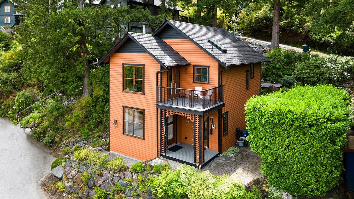 571 ROOCROFT LANE, Bowen Island BC V0N 1G2, Bowen Island, BC V0N 1G2 ...