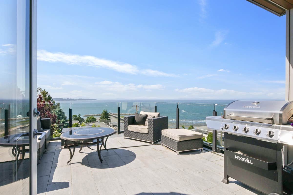 15095 ROYAL AVENUE, White Rock BC V4B 1M1, White Rock, BC V4B 1M1 House For Sale | RE/MAX | R3013923