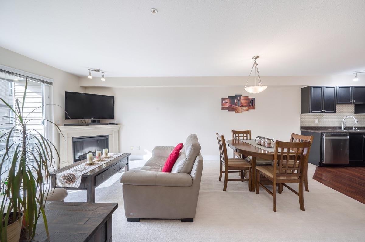 213 30525 CARDINAL AVENUE, Abbotsford BC V2T 0A8, Abbotsford, BC V2T 0A8 Condo For Sale | RE/MAX ...