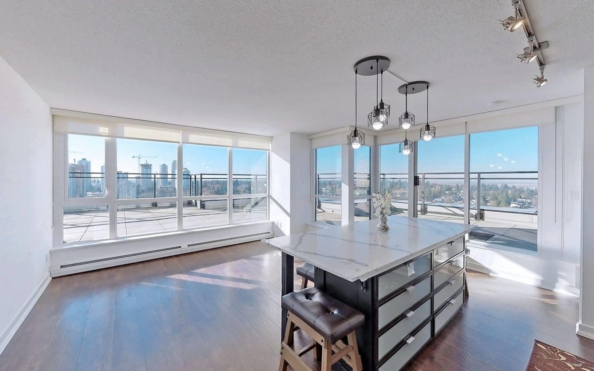 2104 10777 UNIVERSITY DRIVE, Surrey BC V3T 0E6, Surrey, BC V3T 0E6 Home ...