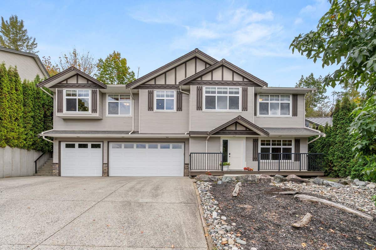 3330 GOLDSTREAM DRIVE, Abbotsford BC V3G 3B7, Abbotsford, BC V3G 3B7 ...