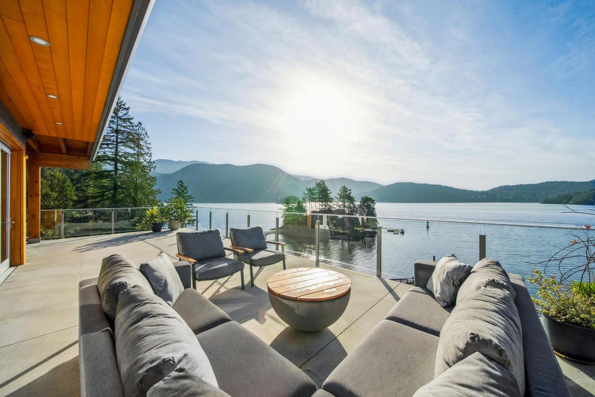 5577 INDIAN RIVER DRIVE, North Vancouver BC V7G 2T7, North Vancouver, BC V7G 2T7 House For Sale ...