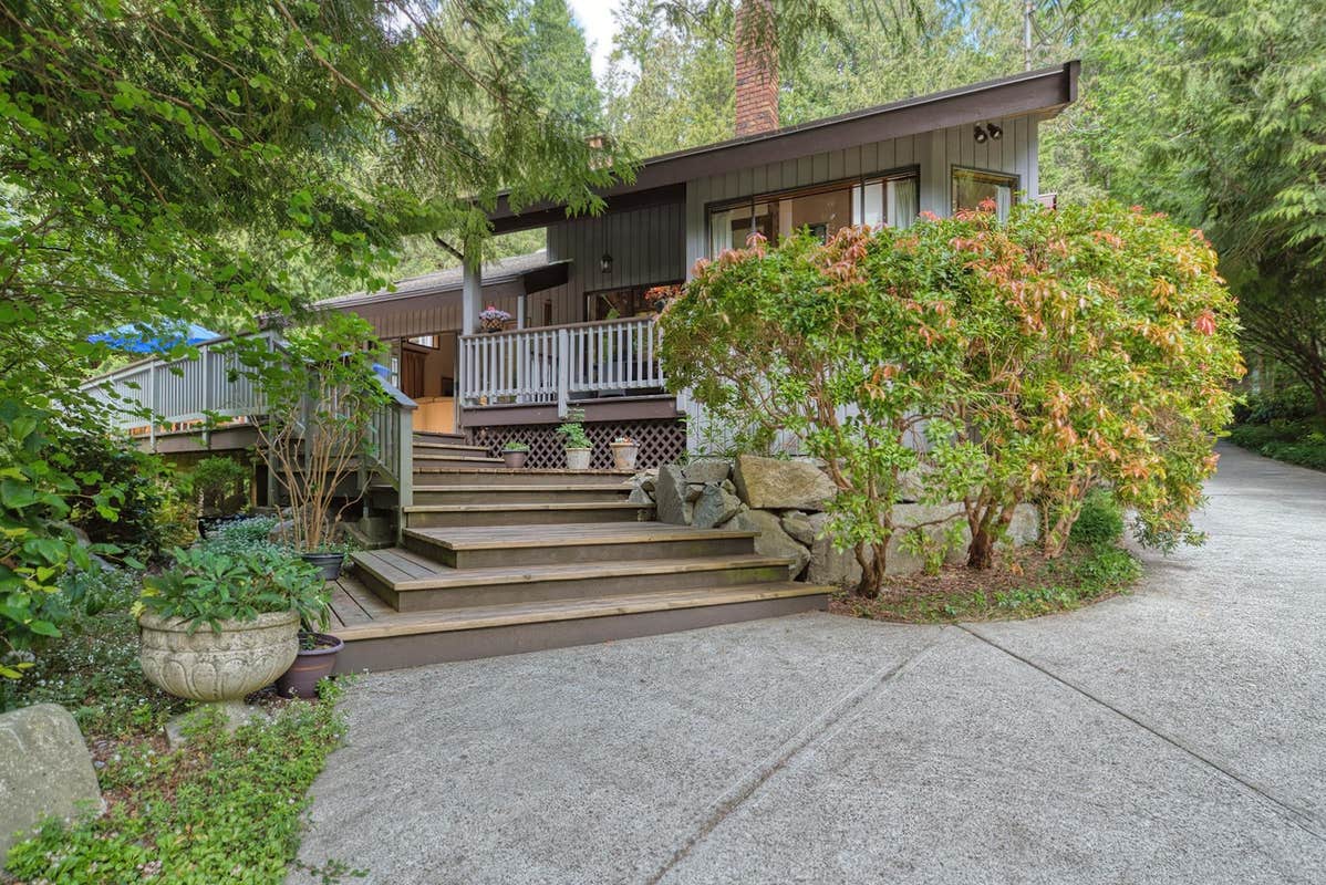 2024 CASSIDY ROAD, Roberts Creek BC V0N 2W5, Roberts Creek, BC V0N 2W5 ...