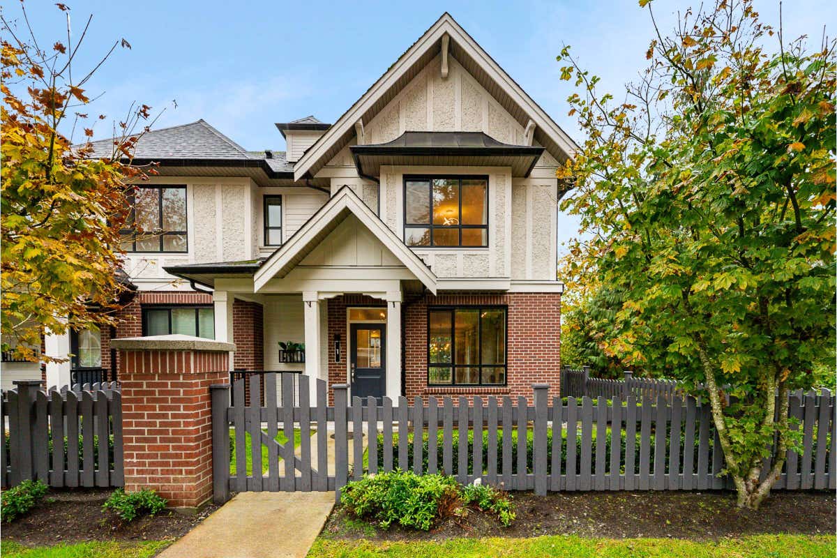 1 3500 BURKE VILLAGE PROMENADE, Coquitlam BC V3E 0N2, Coquitlam, BC V3E 0N2 Townhouse For Sale ...