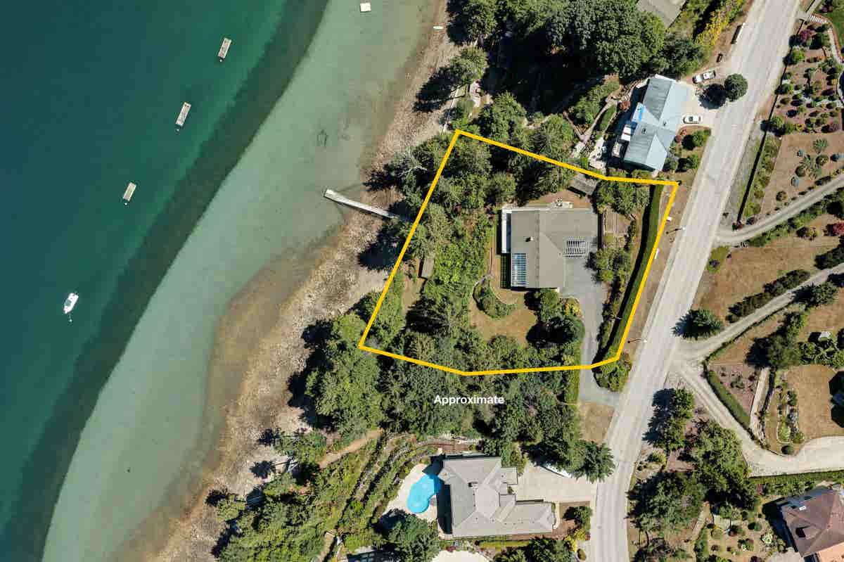 6448 N GALE AVENUE, Sechelt BC V7Z 0L1, Sechelt, BC V7Z 0L1 House For Sale | RE/MAX | R3027105