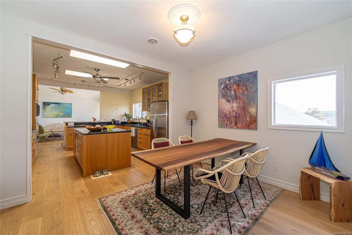 136 Lower Ganges Rd, Salt Spring BC V8K 2S9, Salt Spring, BC V8K 2S9 À ...