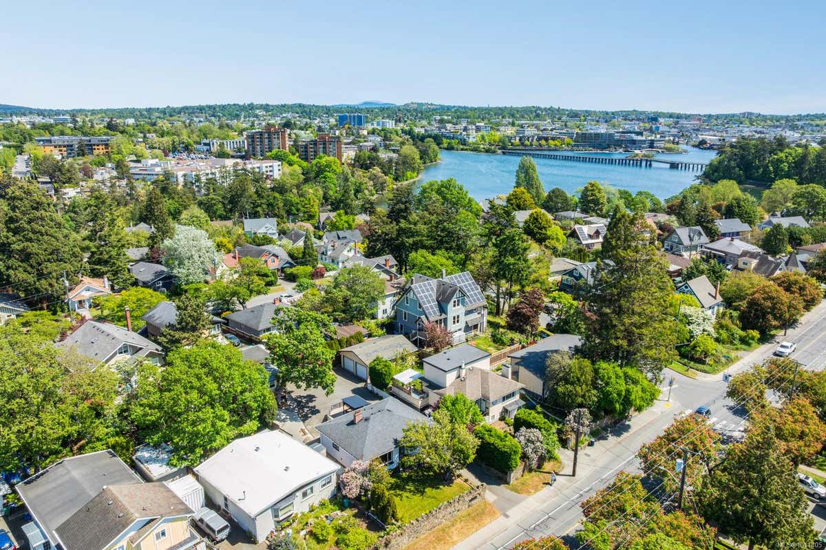 727 Craigflower Rd, Victoria BC V9A 2W6, Victoria, BC V9A 2W6 House For Sale | RE/MAX | 1011405