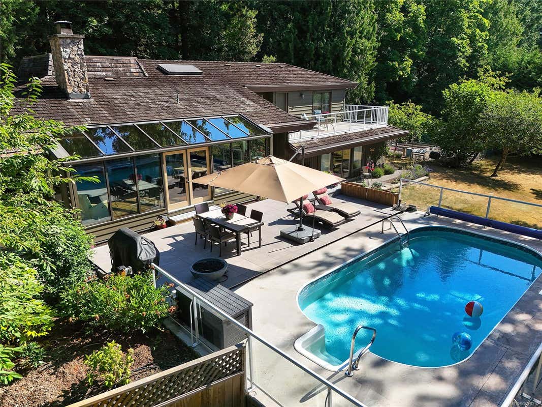 821 Dalkeith Ave, North Saanich BC V8L 5G7, North Saanich, BC V8L 5G7 ...