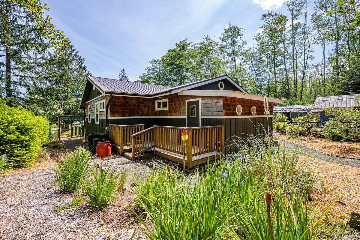 1415 Baikie Rd, Denman Island BC V0R 1T0, Denman Island, BC V0R 1T0 À ...