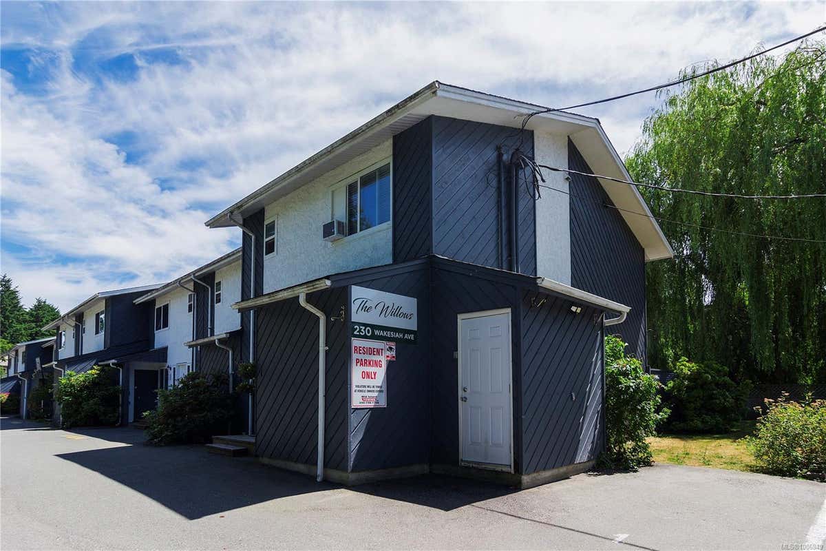230 Wakesiah Ave # 2, Nanaimo BC V9R 3K3, Nanaimo, BC V9R 3K3 Townhouse For Sale | RE/MAX | 1006949