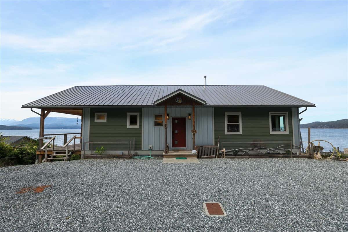 420 1st St, Malcolm Island BC V0N 3E0, Malcolm Island, BC V0N 3E0 House ...