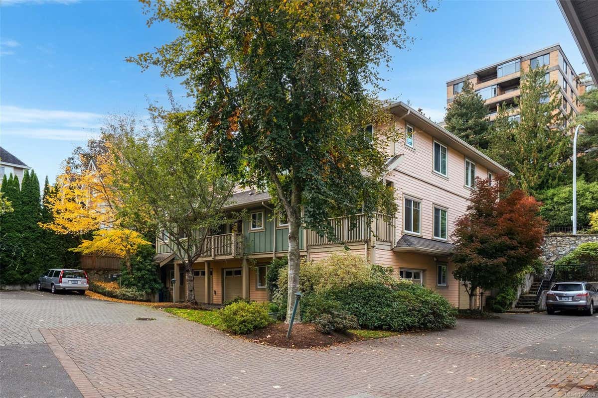 1405 Mallek Cres # 3, Victoria BC V8T 0A3, Victoria, BC V8T 0A3 ...
