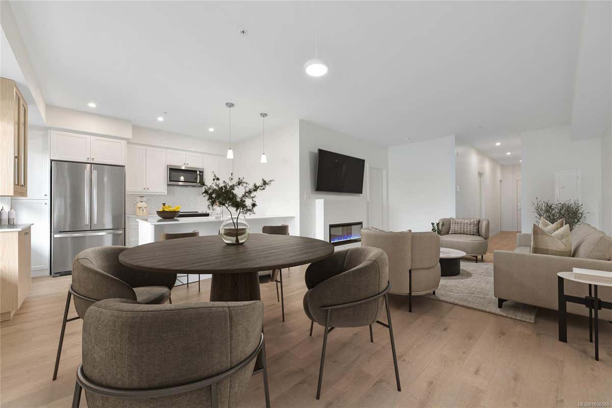 9716 Third St # 203, Sidney BC V8L 3A2, Sidney, BC V8L 3A2 Condo For ...